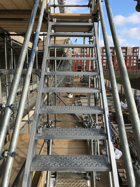 Trap uitschuifbaar van min 557mm tot max 4146mm - Ranger trap - Werfix